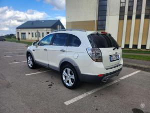 White Chevrolet Captiva 2013 in Kaunas, with an engine capacity of 2.20 L and mileage of 198 thousand km for 4900 €, photo 5 on AUTOMOTO.COM.LV