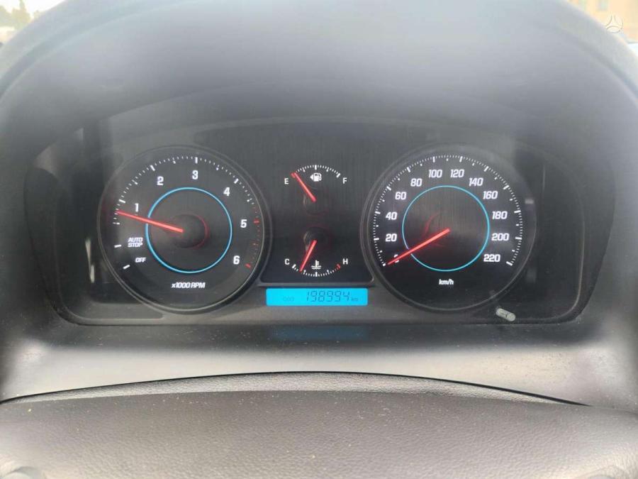 White Chevrolet Captiva 2013 in Kaunas, with an engine capacity of 2.20 L and mileage of 198 thousand km for 4900 €, photo 20 on AUTOMOTO.COM.LV
