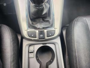 White Chevrolet Captiva 2013 in Kaunas, with an engine capacity of 2.20 L and mileage of 198 thousand km for 4900 €, photo 24 on AUTOMOTO.COM.LV