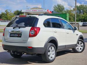 White Chevrolet Captiva 2013 in Siauliai, with an engine capacity of 2.20 L and mileage of 160 thousand km for 5950 €, photo 10 on AUTOMOTO.COM.LV