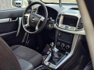 White Chevrolet Captiva 2013 in Siauliai, with an engine capacity of 2.20 L and mileage of 160 thousand km for 5950 €, photo 21 on AUTOMOTO.COM.LV