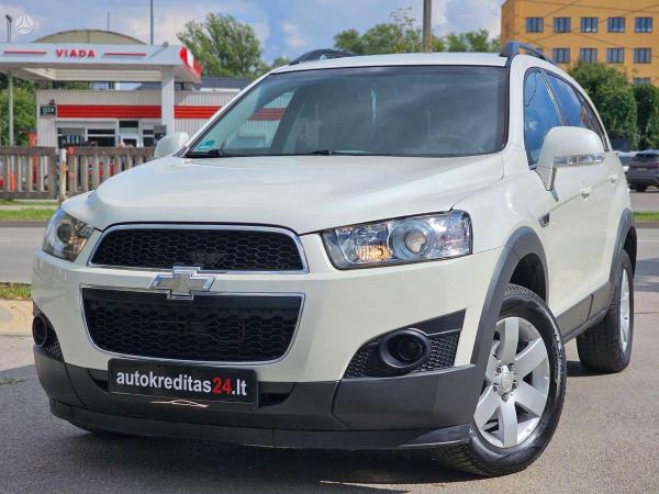 White Chevrolet Captiva 2013 in Siauliai, with an engine capacity of 2.20 L and mileage of 160 thousand km for 5950 €, photo 1 on AUTOMOTO.COM.LV