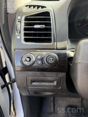 Balts Chevrolet Captiva 2013 Rīga, ar dzinēja tilpumu 2.20 L un nobraukumu 315 tūkst. km par 4300 €, foto 11 vietnē AUTOMOTO.COM.LV