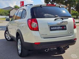 White Chevrolet Captiva 2013 in Siauliai, with an engine capacity of 2.20 L and mileage of 160 thousand km for 5950 €, photo 7 on AUTOMOTO.COM.LV