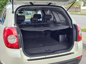 White Chevrolet Captiva 2013 in Siauliai, with an engine capacity of 2.20 L and mileage of 160 thousand km for 5950 €, photo 14 on AUTOMOTO.COM.LV