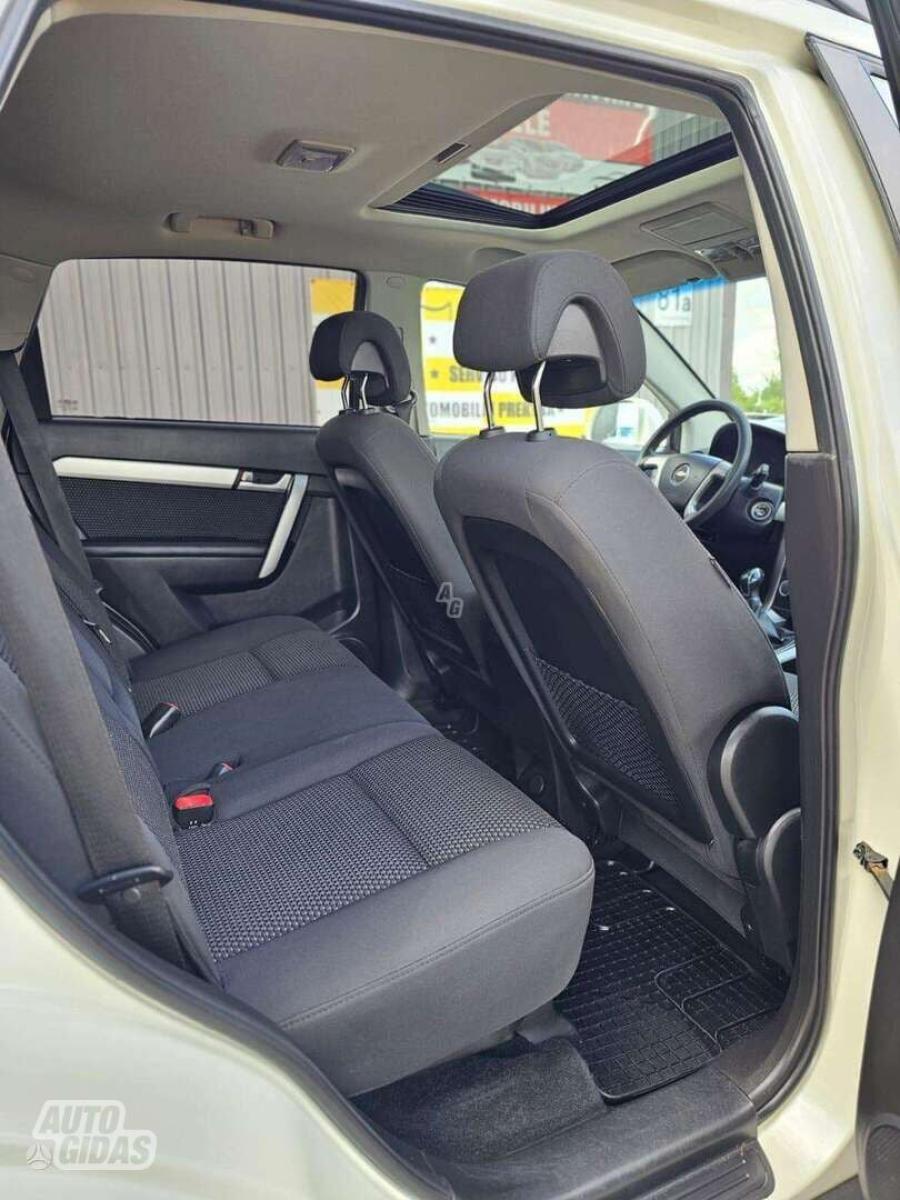 White Chevrolet Captiva 2013 in Siauliai, with an engine capacity of 2.20 L and mileage of 160 thousand km for 5950 €, photo 23 on AUTOMOTO.COM.LV