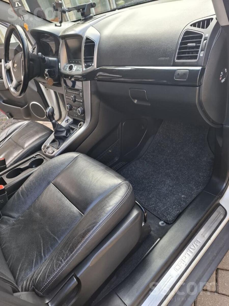 Balts Chevrolet Captiva 2013 Talsi, ar dzinēja tilpumu 2.20 L un nobraukumu 261 tūkst. km par 6000 €, foto 15 vietnē AUTOMOTO.COM.LV