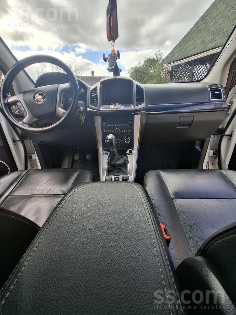 Balts Chevrolet Captiva 2013 Talsi, ar dzinēja tilpumu 2.20 L un nobraukumu 261 tūkst. km par 6000 €, foto 17 vietnē AUTOMOTO.COM.LV