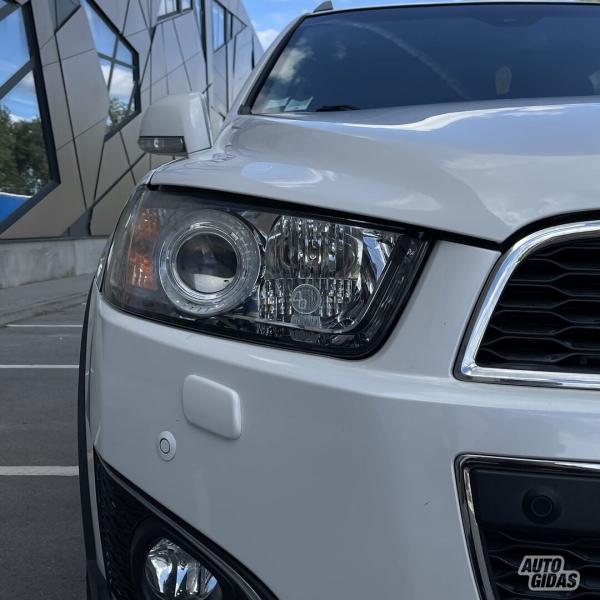 White Chevrolet Captiva 2014 in Siauliai, with an engine capacity of 2.20 L and mileage of 71 thousand km for 8299 €, photo 10 on AUTOMOTO.COM.LV