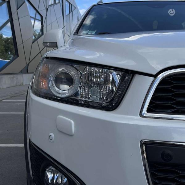 White Chevrolet Captiva 2014 in Siauliai, with an engine capacity of 2.20 L and mileage of 70 thousand km for 7999 €, photo 10 on AUTOMOTO.COM.LV