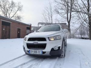 White Chevrolet Captiva 2013 in Siauliai, with an engine capacity of 2.20 L and mileage of 254 thousand km for 4400 €, photo 2 on AUTOMOTO.COM.LV
