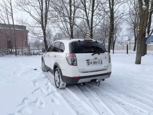 White Chevrolet Captiva 2013 in Siauliai, with an engine capacity of 2.20 L and mileage of 254 thousand km for 4400 €, photo 9 on AUTOMOTO.COM.LV