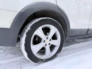 White Chevrolet Captiva 2013 in Siauliai, with an engine capacity of 2.20 L and mileage of 254 thousand km for 4400 €, photo 14 on AUTOMOTO.COM.LV