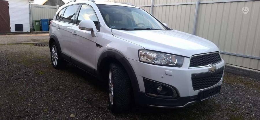 White Chevrolet Captiva 2013 in Vilnius, with an engine capacity of 2.20 L and mileage of 228 thousand km for 3750 €, photo 12 on AUTOMOTO.COM.LV