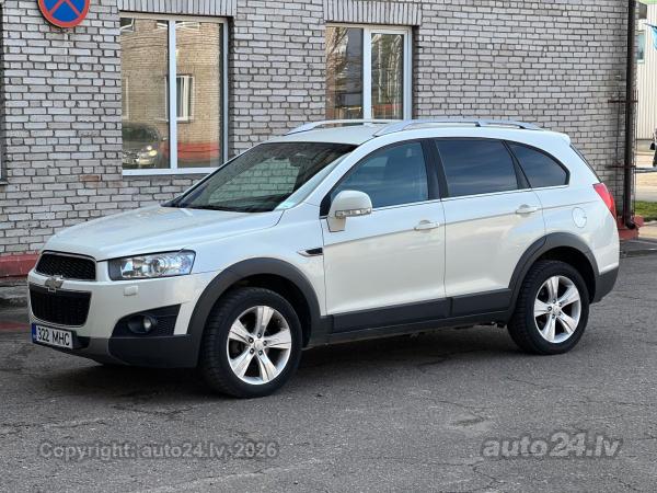 Balts Chevrolet Captiva 2011 Narva, ar dzinēja tilpumu 2.40 L un nobraukumu 229 tūkst. km par 3999 €, foto 1 vietnē AUTOMOTO.COM.LV