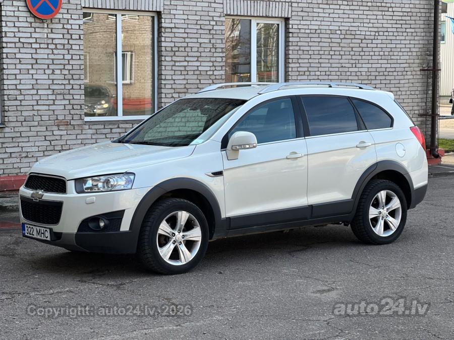 Balts Chevrolet Captiva 2011 Narva, ar dzinēja tilpumu 2.40 L un nobraukumu 229 tūkst. km par 3999 €, foto 1 vietnē AUTOMOTO.COM.LV