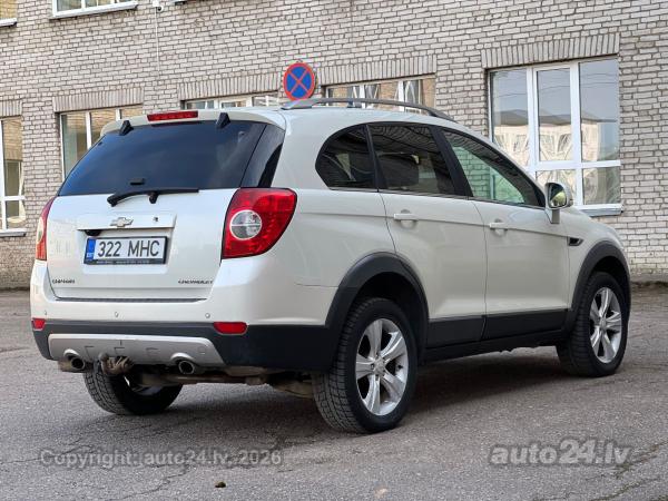 Balts Chevrolet Captiva 2011 Narva, ar dzinēja tilpumu 2.40 L un nobraukumu 229 tūkst. km par 3999 €, foto 4 vietnē AUTOMOTO.COM.LV
