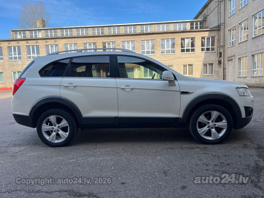 Balts Chevrolet Captiva 2011 Narva, ar dzinēja tilpumu 2.40 L un nobraukumu 229 tūkst. km par 3999 €, foto 6 vietnē AUTOMOTO.COM.LV