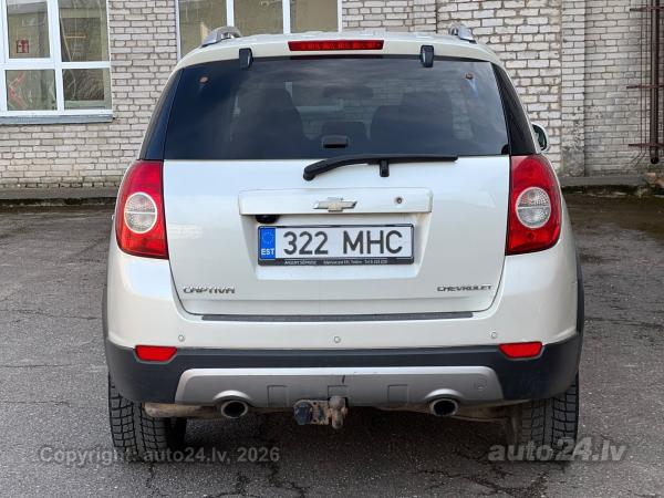Balts Chevrolet Captiva 2011 Narva, ar dzinēja tilpumu 2.40 L un nobraukumu 229 tūkst. km par 3999 €, foto 7 vietnē AUTOMOTO.COM.LV