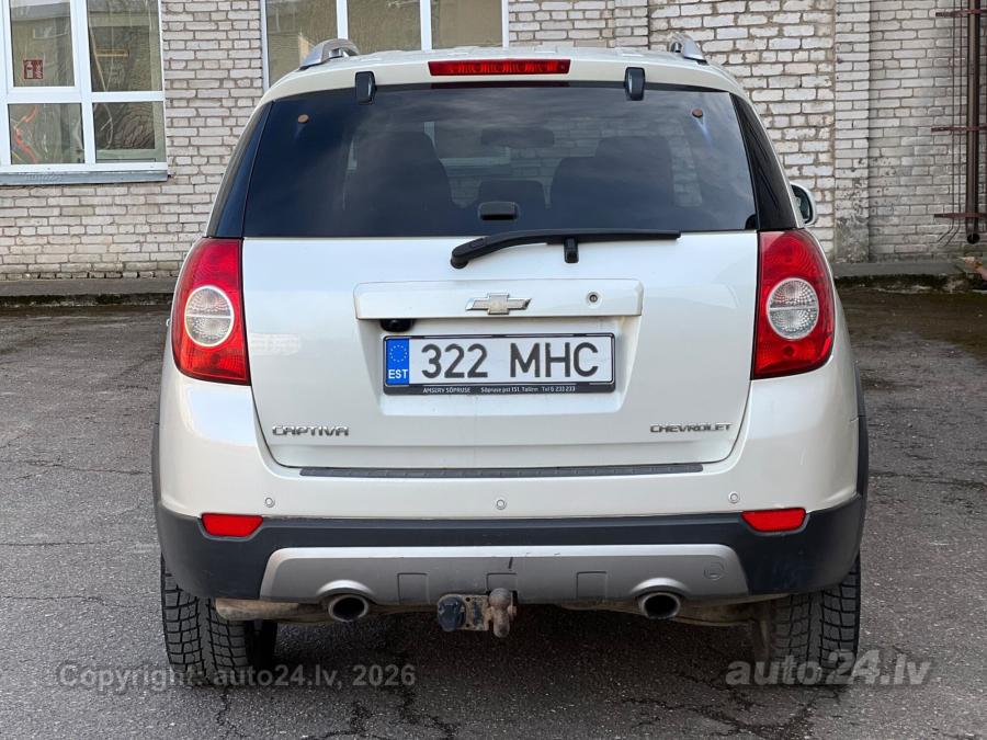 Balts Chevrolet Captiva 2011 Narva, ar dzinēja tilpumu 2.40 L un nobraukumu 229 tūkst. km par 3999 €, foto 8 vietnē AUTOMOTO.COM.LV