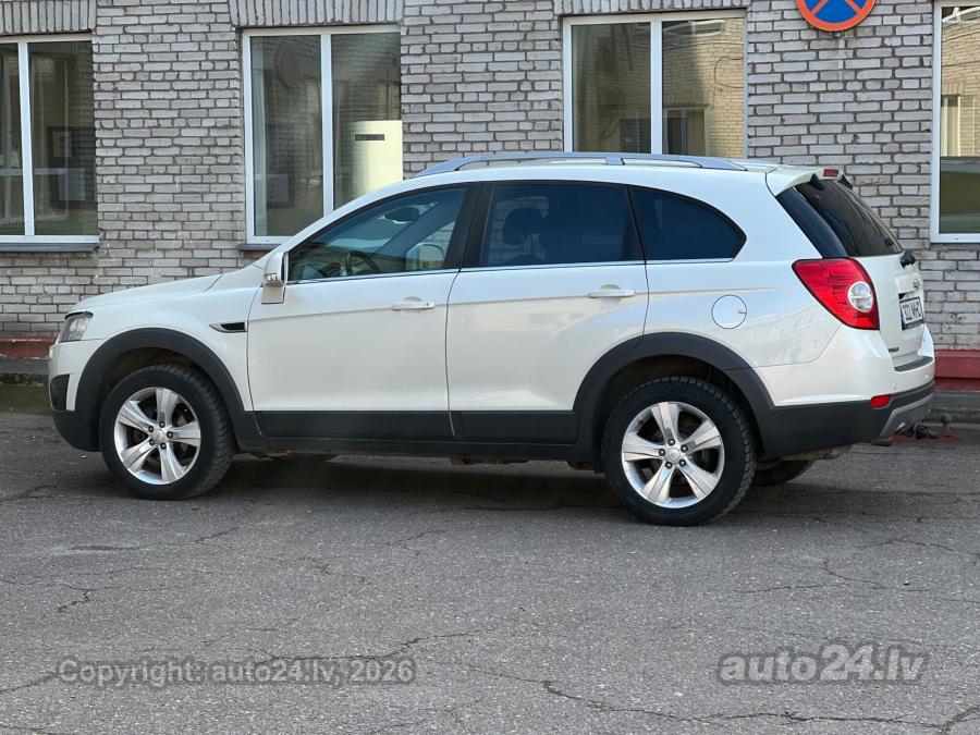 Balts Chevrolet Captiva 2011 Narva, ar dzinēja tilpumu 2.40 L un nobraukumu 229 tūkst. km par 3999 €, foto 10 vietnē AUTOMOTO.COM.LV