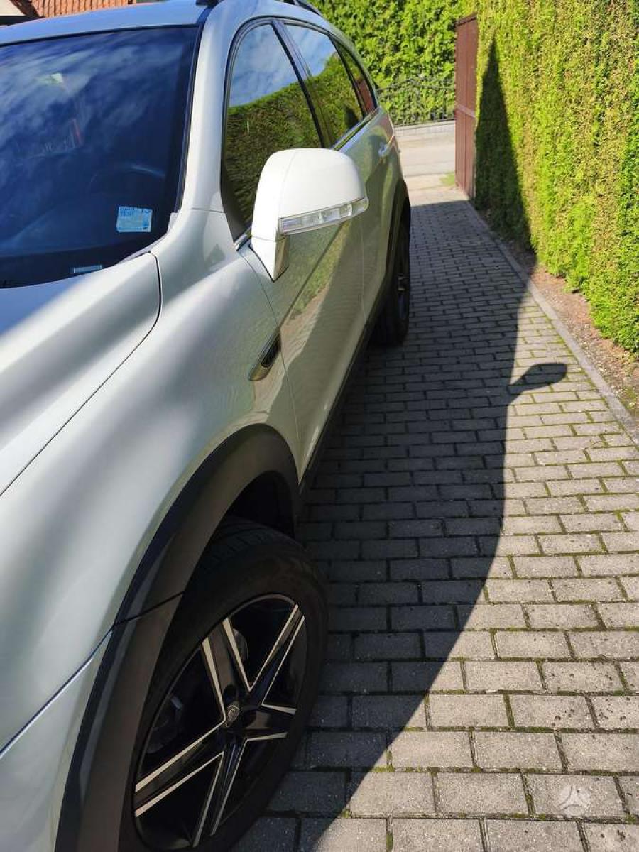 White Chevrolet Captiva 2012 in Vilkaviskis, with an engine capacity of 2.23 L and mileage of 185 thousand km for 5000 €, photo 6 on AUTOMOTO.COM.LV