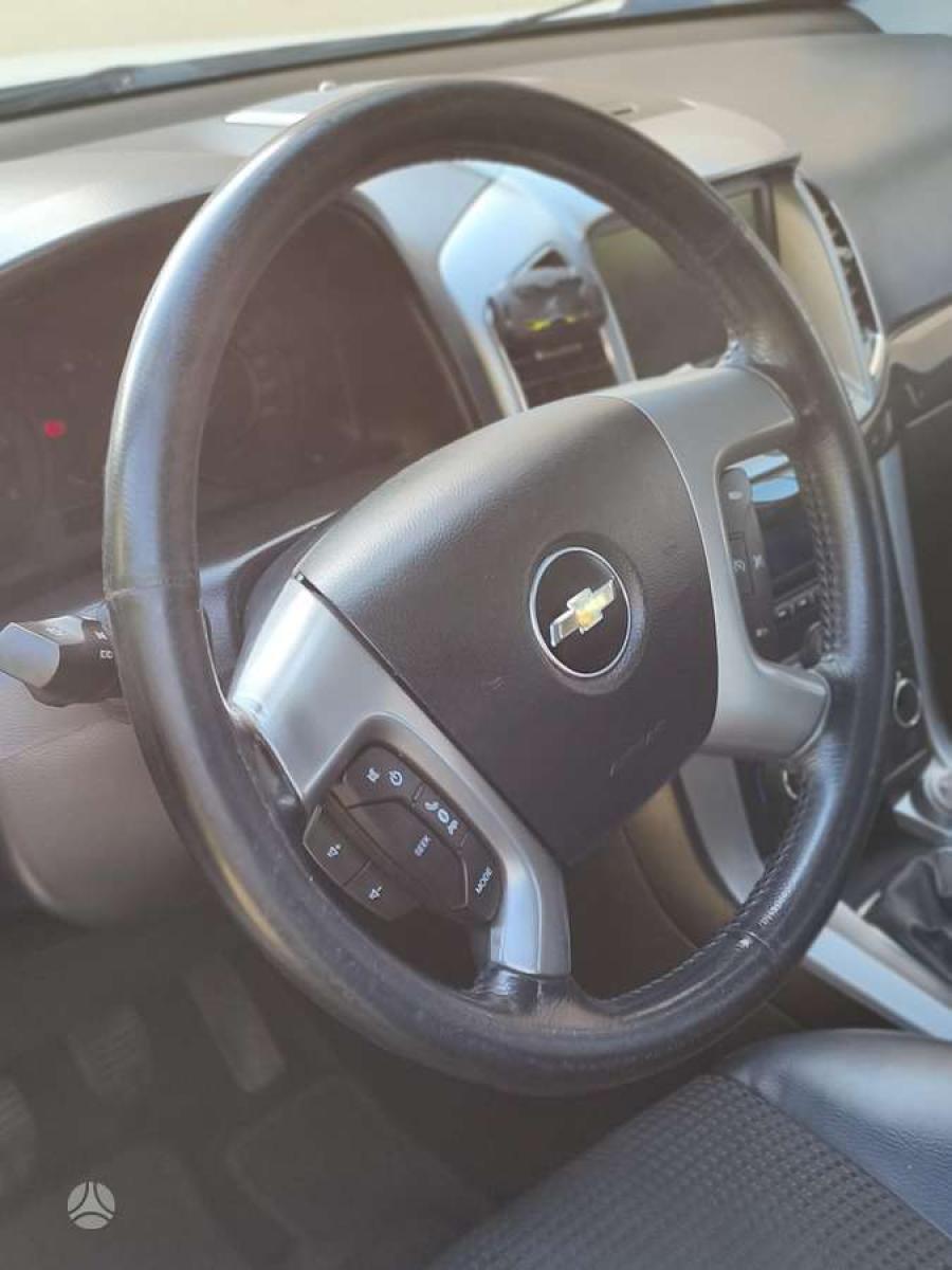 White Chevrolet Captiva 2012 in Vilkaviskis, with an engine capacity of 2.23 L and mileage of 185 thousand km for 5000 €, photo 14 on AUTOMOTO.COM.LV
