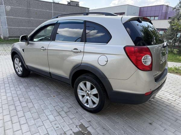 Yellow Chevrolet Captiva 2007 in Vilnius, with an engine capacity of 2.00 L and mileage of 290 thousand km for 1650 €, photo 5 on AUTOMOTO.COM.LV