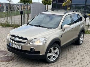 Yellow Chevrolet Captiva 2009 in Kaunas, with an engine capacity of 1.99 L and mileage of 301 thousand km for 2300 €, photo  on AUTOMOTO.COM.LV