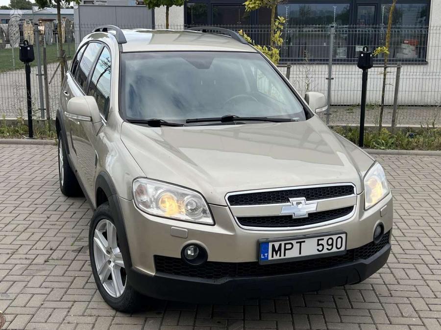 Yellow Chevrolet Captiva 2009 in Kaunas, with an engine capacity of 1.99 L and mileage of 301 thousand km for 2300 €, photo 6 on AUTOMOTO.COM.LV