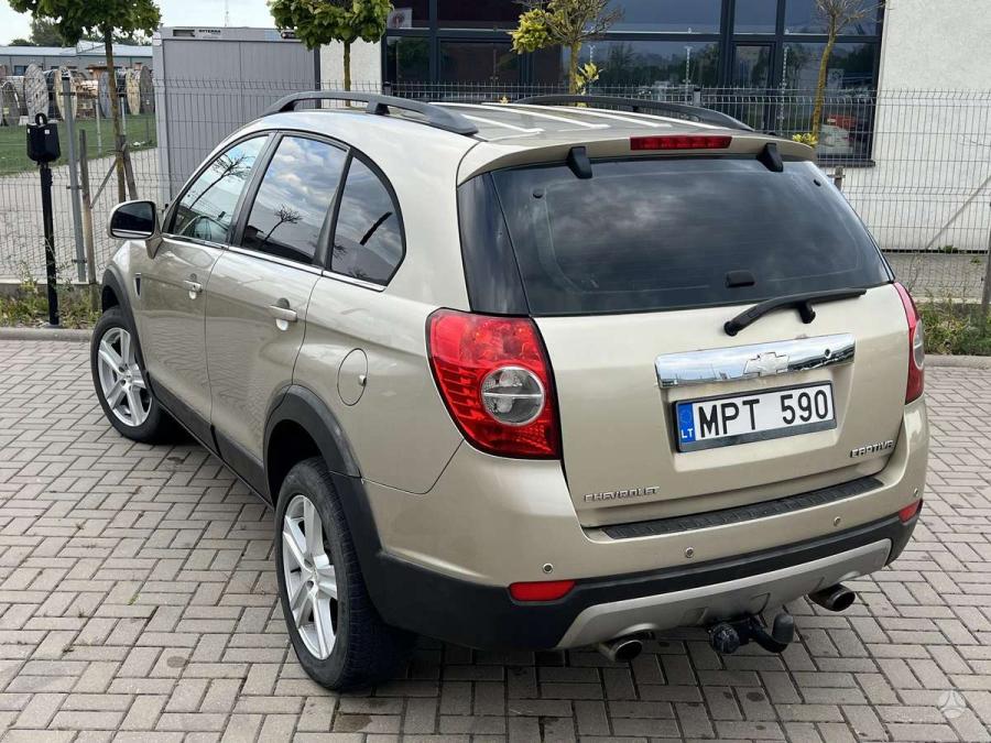Yellow Chevrolet Captiva 2009 in Kaunas, with an engine capacity of 1.99 L and mileage of 301 thousand km for 2300 €, photo 11 on AUTOMOTO.COM.LV