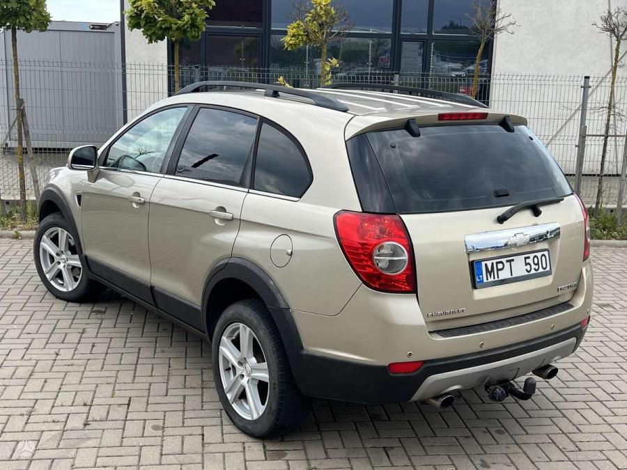 Yellow Chevrolet Captiva 2009 in Kaunas, with an engine capacity of 1.99 L and mileage of 301 thousand km for 2300 €, photo 13 on AUTOMOTO.COM.LV