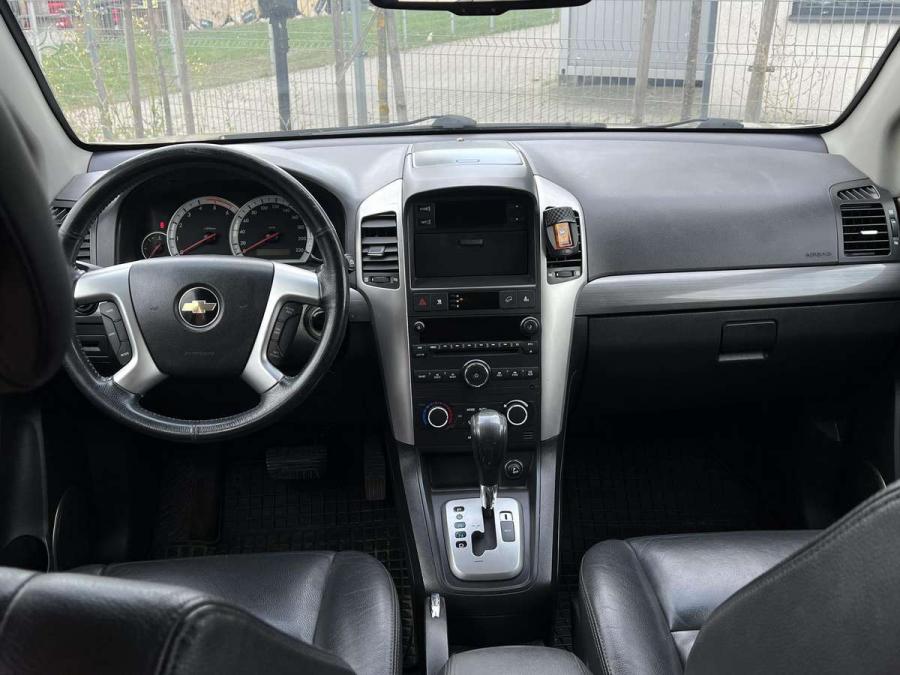 Yellow Chevrolet Captiva 2009 in Kaunas, with an engine capacity of 1.99 L and mileage of 301 thousand km for 2300 €, photo 14 on AUTOMOTO.COM.LV