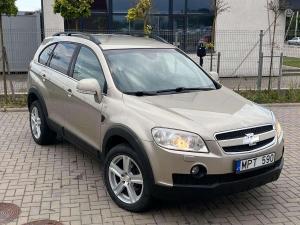 Yellow Chevrolet Captiva 2010 in Vilnius, with an engine capacity of 1.99 L and mileage of 304 thousand km for 3480 €, photo  on AUTOMOTO.COM.LV