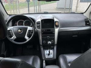 Yellow Chevrolet Captiva 2010 in Vilnius, with an engine capacity of 1.99 L and mileage of 304 thousand km for 3480 €, photo 12 on AUTOMOTO.COM.LV