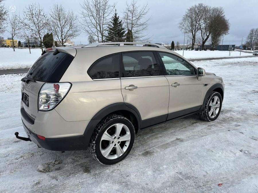 Dzeltens Chevrolet Captiva 2012 Tauragė, ar dzinēja tilpumu 2.23 L un nobraukumu 220 tūkst. km par 4700 €, foto 4 vietnē AUTOMOTO.COM.LV