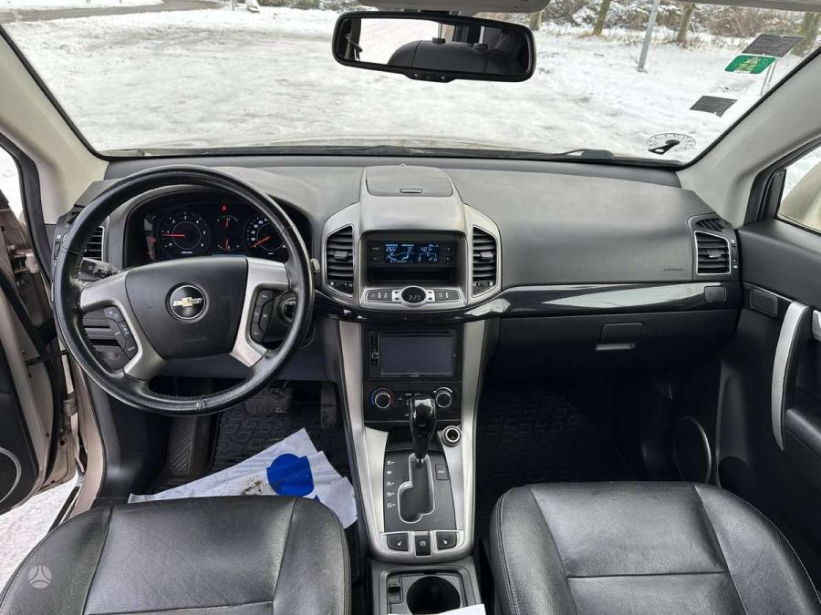 Dzeltens Chevrolet Captiva 2012 Tauragė, ar dzinēja tilpumu 2.23 L un nobraukumu 220 tūkst. km par 4700 €, foto 12 vietnē AUTOMOTO.COM.LV