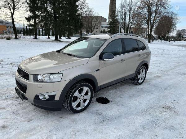 Yellow Chevrolet Captiva 2012 in Taurage, with an engine capacity of 2.23 L and mileage of 220 thousand km for 3999 €, photo 2 on AUTOMOTO.COM.LV