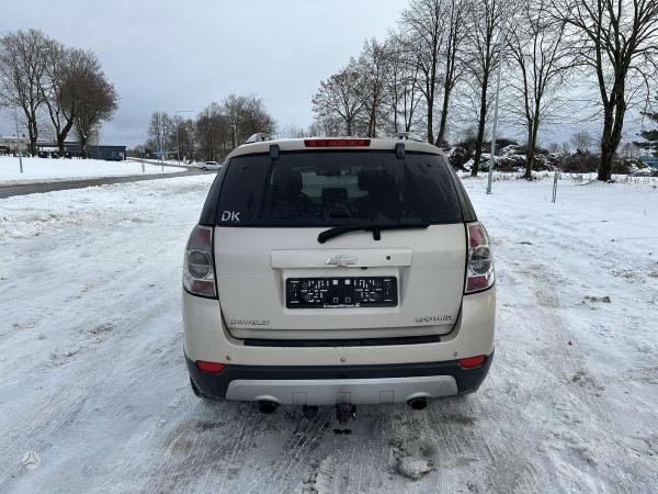 Yellow Chevrolet Captiva 2012 in Taurage, with an engine capacity of 2.23 L and mileage of 220 thousand km for 3999 €, photo 6 on AUTOMOTO.COM.LV