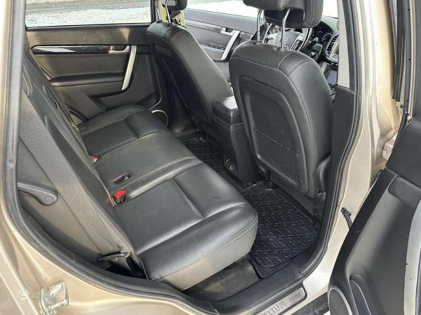 Dzeltens Chevrolet Captiva 2012 Tauragė, ar dzinēja tilpumu 2.23 L un nobraukumu 220 tūkst. km par 3999 €, foto 11 vietnē AUTOMOTO.COM.LV