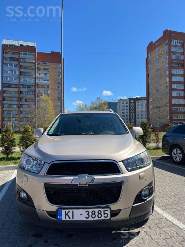 Yellow Chevrolet Captiva 2013 in Riga, with an engine capacity of 2.20 L and mileage of 154 thousand km for 6000 €, photo 3 on AUTOMOTO.COM.LV