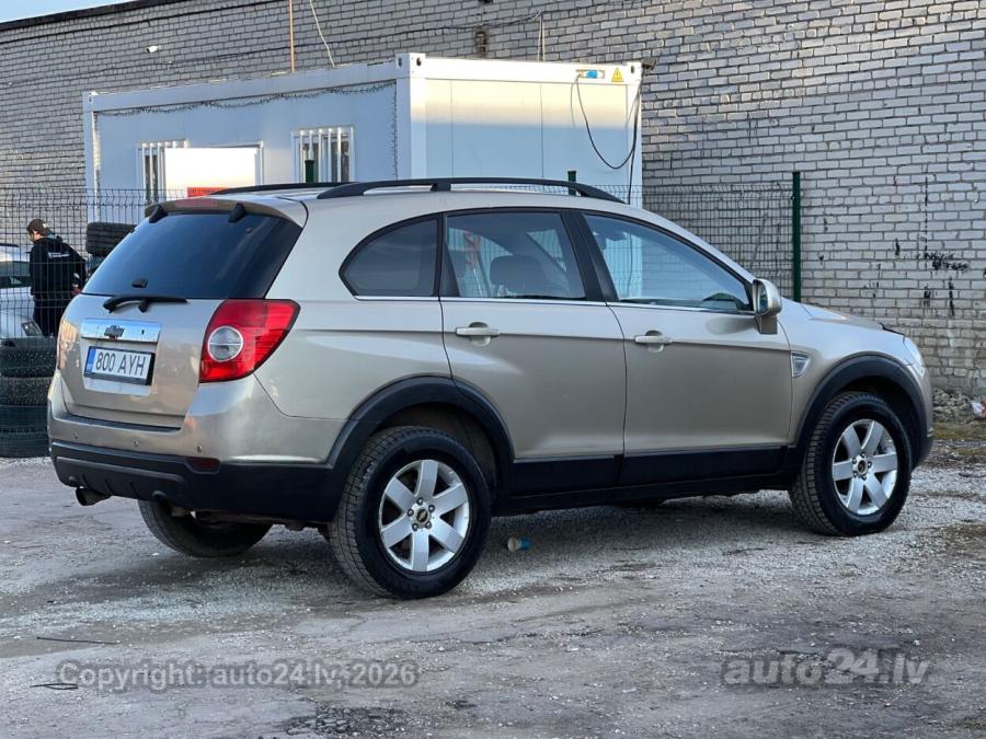 Yellow Chevrolet Captiva 2007 in Narva, with an engine capacity of 2.00 L and mileage of 325 thousand km for 2499 €, photo 5 on AUTOMOTO.COM.LV