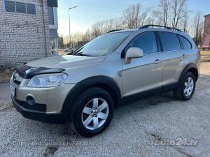 Yellow Chevrolet Captiva 2007 in Narva, with an engine capacity of 2.00 L and mileage of 325 thousand km for 2499 €, photo 9 on AUTOMOTO.COM.LV
