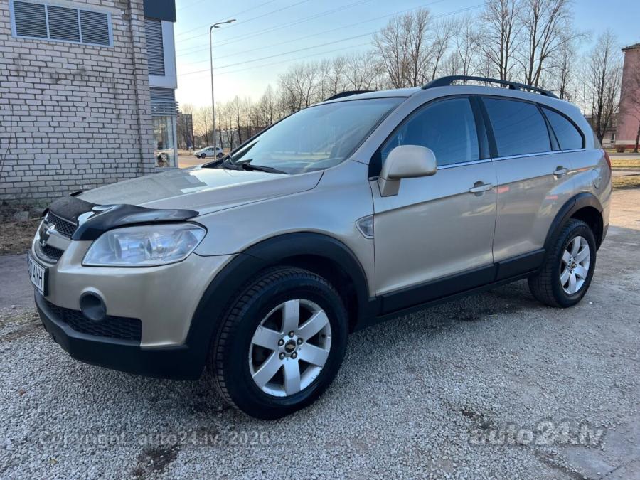 Yellow Chevrolet Captiva 2007 in Narva, with an engine capacity of 2.00 L and mileage of 325 thousand km for 2499 €, photo 9 on AUTOMOTO.COM.LV