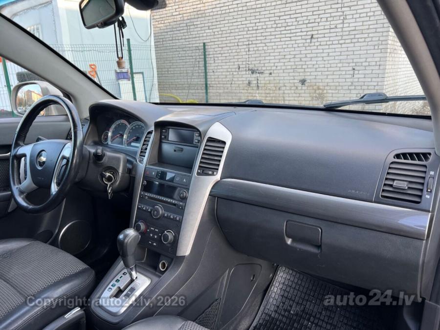 Yellow Chevrolet Captiva 2007 in Narva, with an engine capacity of 2.00 L and mileage of 325 thousand km for 2499 €, photo 16 on AUTOMOTO.COM.LV