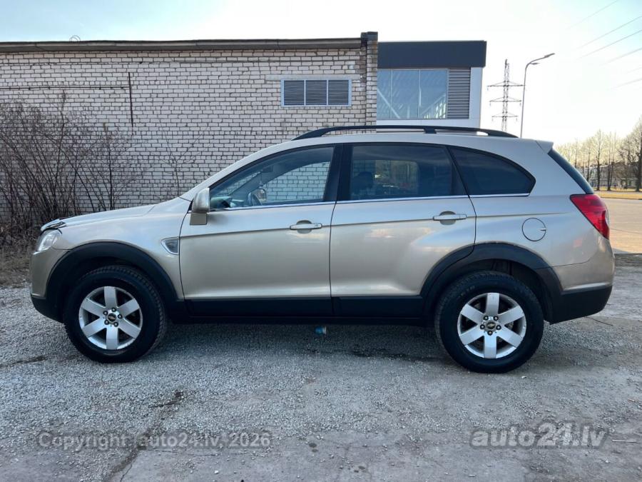 Yellow Chevrolet Captiva 2007 in Narva, with an engine capacity of 2.00 L and mileage of 325 thousand km for 2499 €, photo 8 on AUTOMOTO.COM.LV