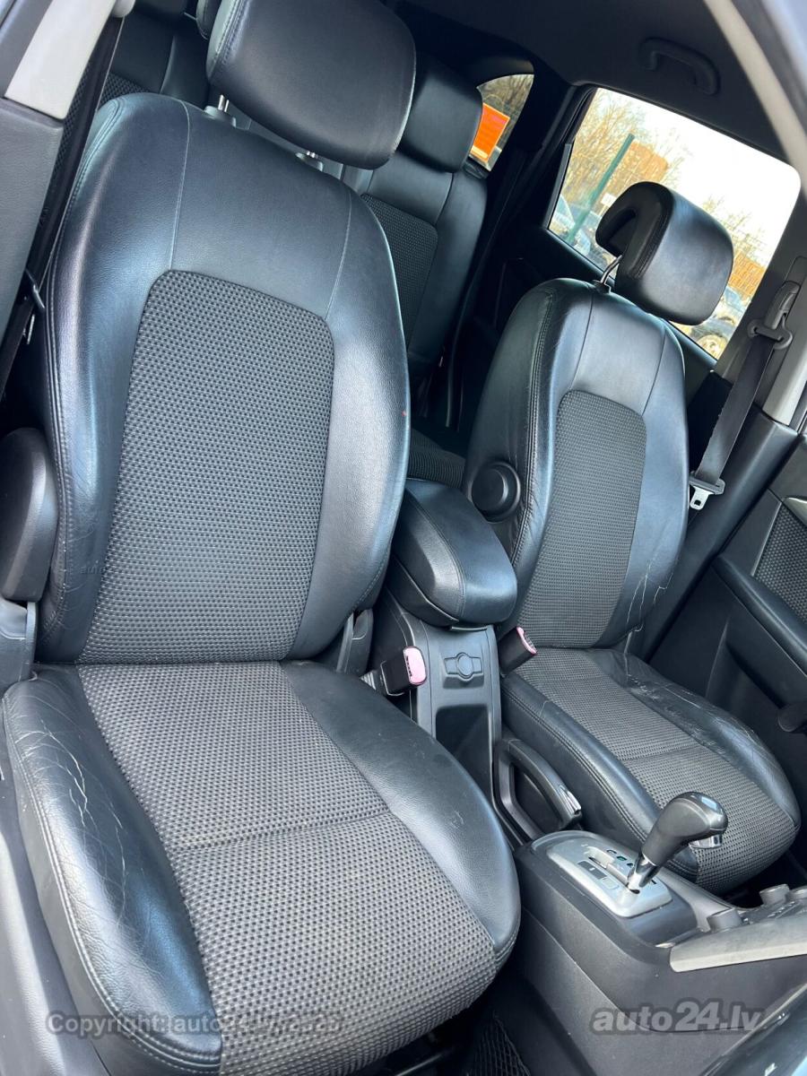 Yellow Chevrolet Captiva 2007 in Narva, with an engine capacity of 2.00 L and mileage of 325 thousand km for 2499 €, photo 17 on AUTOMOTO.COM.LV
