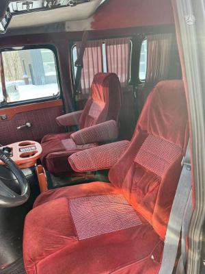 Melns Chevrolet chevy-van 1991 Viļņa, ar dzinēja tilpumu 6.20 L un nobraukumu 115 tūkst. km par 9000 €, foto 7 vietnē AUTOMOTO.COM.LV