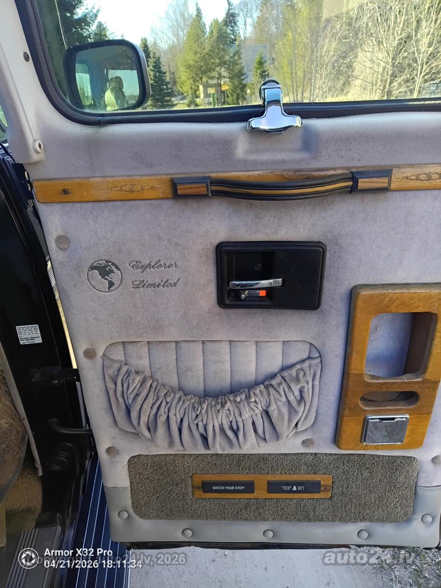 Melns Chevrolet chevy-van 1995 Tallina, ar dzinēja tilpumu 6.50 L un nobraukumu 124 tūkst. km par 9950 €, foto 7 vietnē AUTOMOTO.COM.LV
