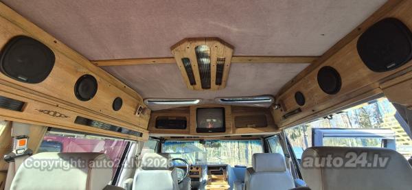 Melns Chevrolet chevy-van 1995 Tallina, ar dzinēja tilpumu 6.50 L un nobraukumu 124 tūkst. km par 9950 €, foto 9 vietnē AUTOMOTO.COM.LV